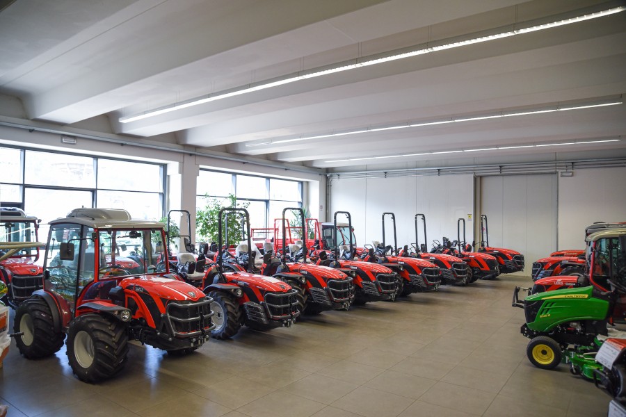Azienda – Lenzi trattori