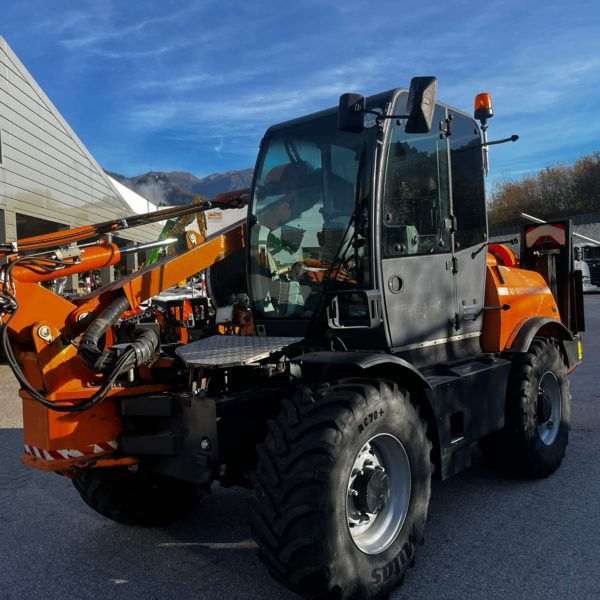 Macchine operatrici – Lenzi trattori