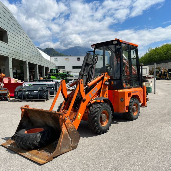 Macchine operatrici – Lenzi trattori